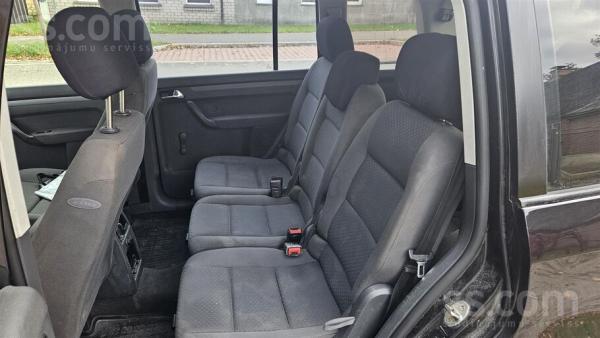 Volkswagen Touran 2005 Daugavpils vietnē Melns Volkswagen Touran 2005 Daugavpils, ar dzinēja tilpumu 1.90 L un nobraukumu 348 tūkst. km par 1400 €, foto 10 vietnē AUTOMOTO.COM.LV
