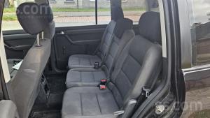 Melns Volkswagen Touran 2005 Daugavpils, ar dzinēja tilpumu 1.90 L un nobraukumu 348 tūkst. km par 1400 €, foto 10 vietnē AUTOMOTO.COM.LV