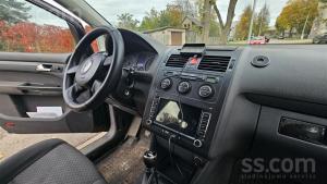 Melns Volkswagen Touran 2005 Daugavpils, ar dzinēja tilpumu 1.90 L un nobraukumu 348 tūkst. km par 1400 €, foto 11 vietnē AUTOMOTO.COM.LV