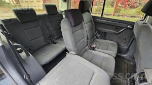 Melns Volkswagen Touran 2005 Daugavpils, ar dzinēja tilpumu 1.90 L un nobraukumu 348 tūkst. km par 1400 €, foto 13 vietnē AUTOMOTO.COM.LV