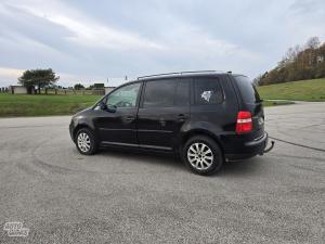 Melns Volkswagen Touran 2005 Plungė, ar dzinēja tilpumu 1.90 L un nobraukumu 308 tūkst. km par 700 €, foto 3 vietnē AUTOMOTO.COM.LV