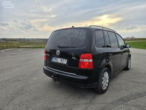 Melns Volkswagen Touran 2005 Plungė, ar dzinēja tilpumu 1.90 L un nobraukumu 308 tūkst. km par 700 €, foto 5 vietnē AUTOMOTO.COM.LV