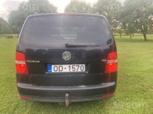 Black Volkswagen Touran 2006 in Ogre, with an engine capacity of 1.90 L and mileage of 350 thousand km for 1300 €, photo 4 on AUTOMOTO.COM.LV