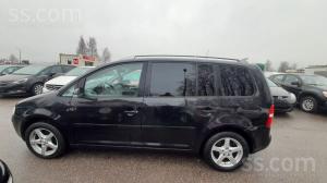 Black Volkswagen Touran 2006 in Riga, with an engine capacity of 1.90 L and mileage of 228 thousand km for 4100 €, photo 12 on AUTOMOTO.COM.LV