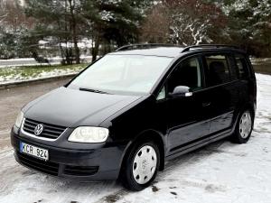 Melns Volkswagen Touran 2006 Viļņa, ar dzinēja tilpumu 1.90 L un nobraukumu 289 tūkst. km par 2500 €, foto 2 vietnē AUTOMOTO.COM.LV