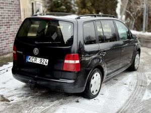 Melns Volkswagen Touran 2006 Viļņa, ar dzinēja tilpumu 1.90 L un nobraukumu 289 tūkst. km par 2500 €, foto 5 vietnē AUTOMOTO.COM.LV