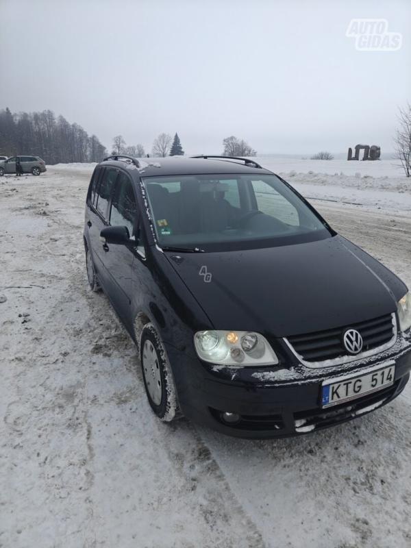 Black Volkswagen Touran 2006 in Telschi, with an engine capacity of 2.00 L and mileage of 236 thousand km for 2200 €, photo 1 on AUTOMOTO.COM.LV