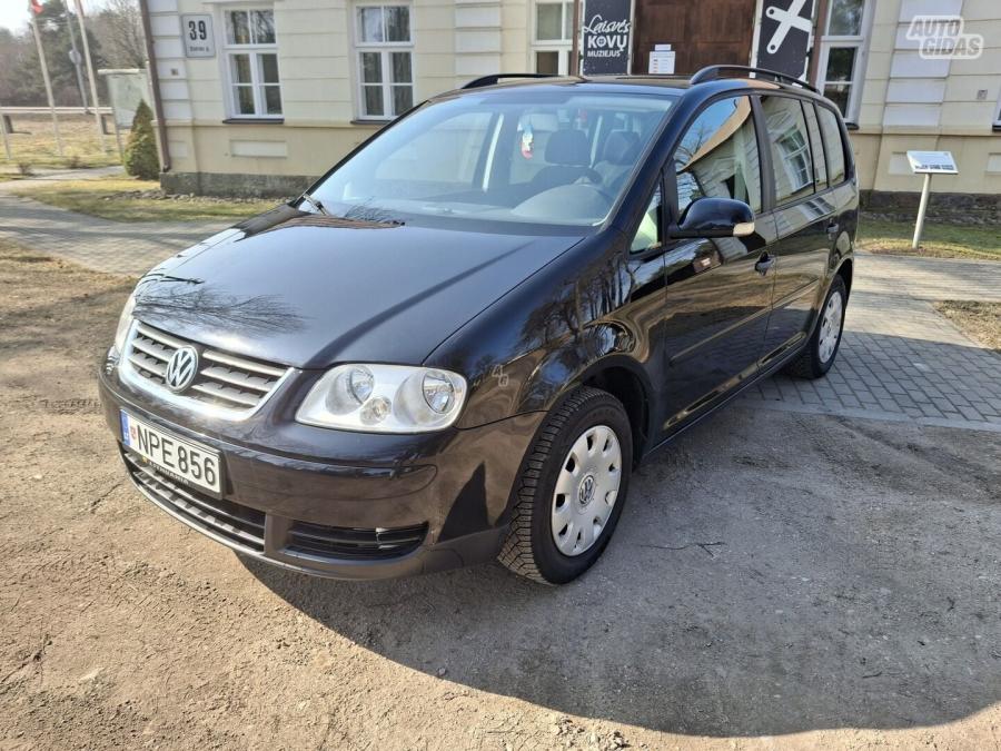 Black Volkswagen Touran 2006 in Utena, with an engine capacity of 1.60 L and mileage of 204 thousand km for 2200 €, photo 1 on AUTOMOTO.COM.LV