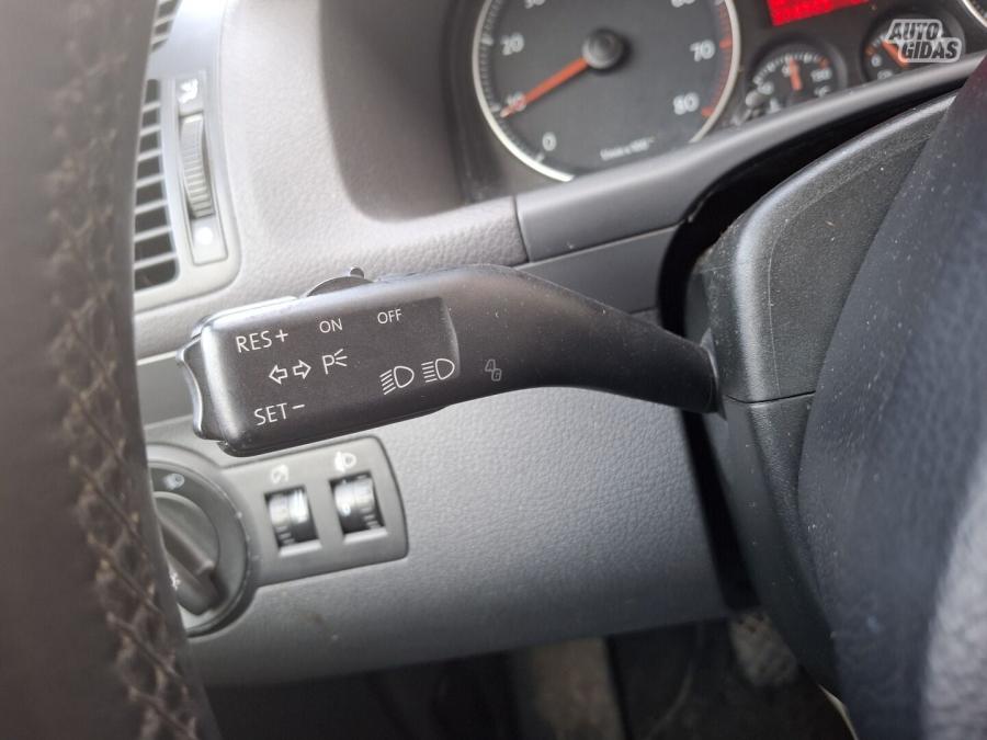 Black Volkswagen Touran 2006 in Utena, with an engine capacity of 1.60 L and mileage of 204 thousand km for 2200 €, photo 12 on AUTOMOTO.COM.LV