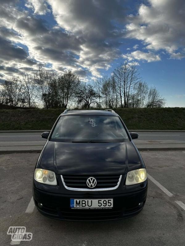 Melns Volkswagen Touran 2006 Viļņa, ar dzinēja tilpumu 1.90 L un nobraukumu 265 tūkst. km par 2350 €, foto 1 vietnē AUTOMOTO.COM.LV