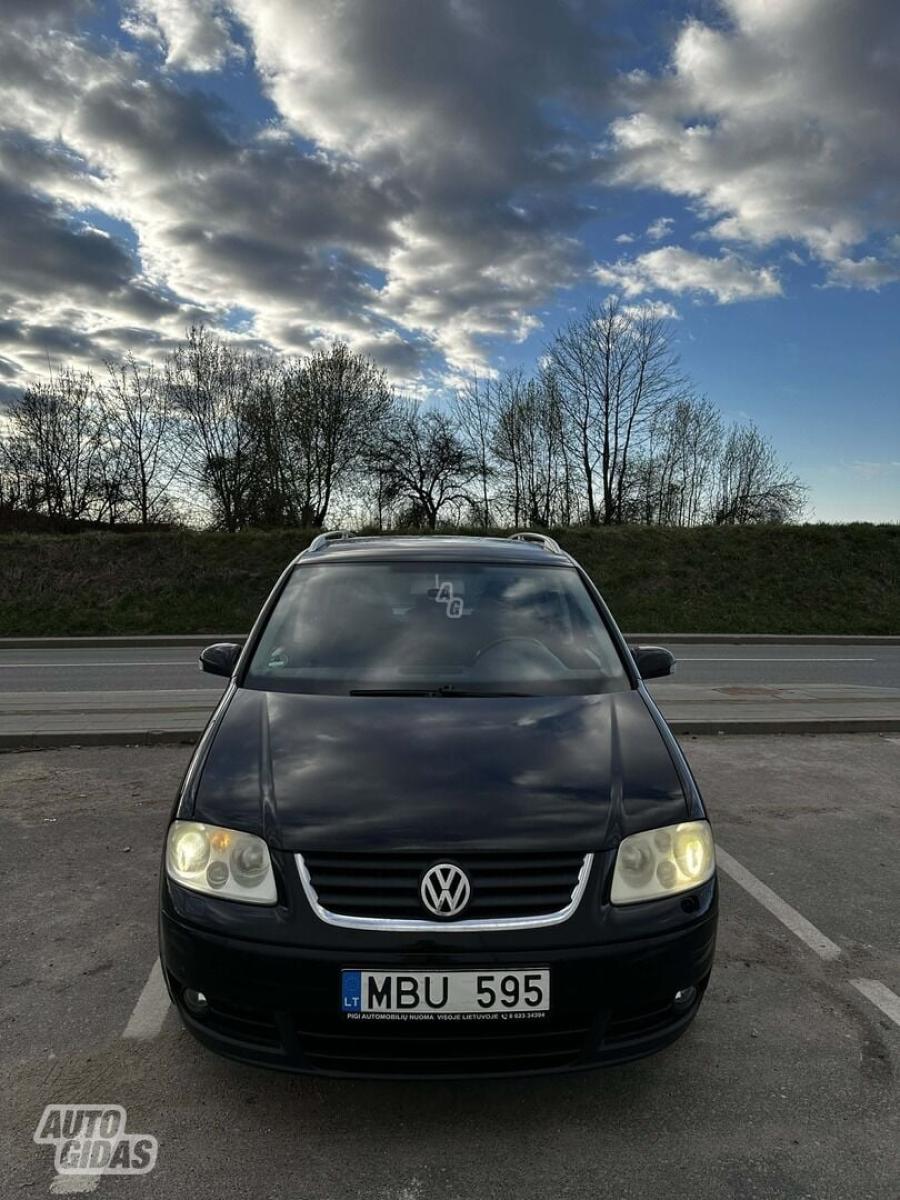 Melns Volkswagen Touran 2006 Viļņa, ar dzinēja tilpumu 1.90 L un nobraukumu 265 tūkst. km par 2350 €, foto 1 vietnē AUTOMOTO.COM.LV