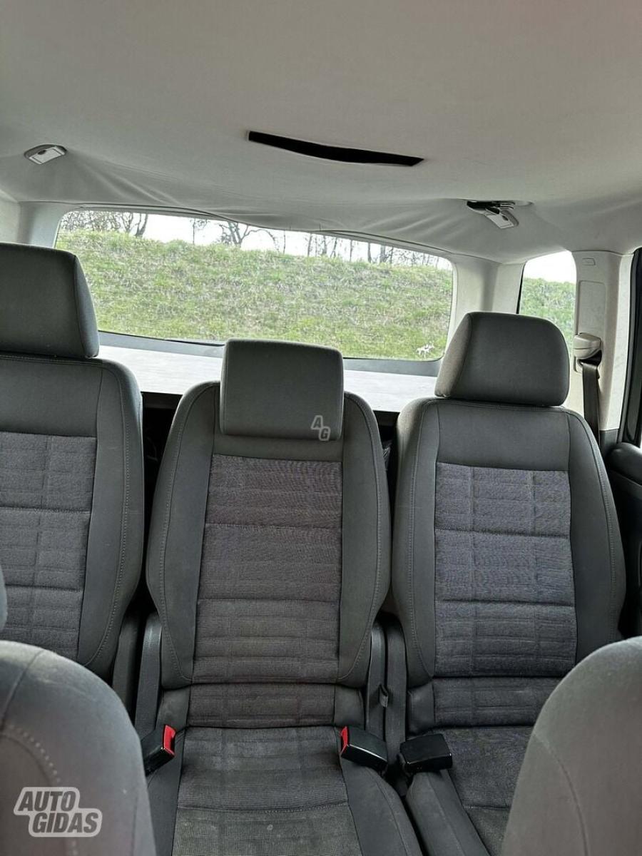 Melns Volkswagen Touran 2006 Viļņa, ar dzinēja tilpumu 1.90 L un nobraukumu 265 tūkst. km par 2350 €, foto 9 vietnē AUTOMOTO.COM.LV