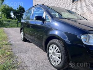 Black Volkswagen Touran 2006 in Daugavpils, with an engine capacity of 1.90 L and mileage of 287 thousand km for 2649 €, photo 10 on AUTOMOTO.COM.LV