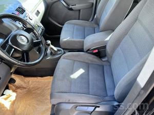 Black Volkswagen Touran 2006 in Daugavpils, with an engine capacity of 1.90 L and mileage of 287 thousand km for 2649 €, photo 18 on AUTOMOTO.COM.LV