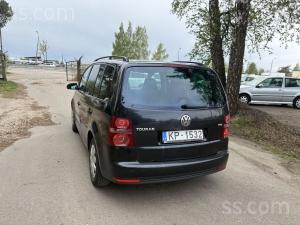 Black Volkswagen Touran 2006 in Riga, with an engine capacity of 1.90 L and mileage of 0 thousand km for 1990 €, photo 9 on AUTOMOTO.COM.LV