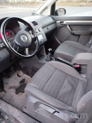 Melns Volkswagen Touran 2006 Rīga, ar dzinēja tilpumu 1.90 L un nobraukumu 306 tūkst. km par 1200 €, foto 7 vietnē AUTOMOTO.COM.LV