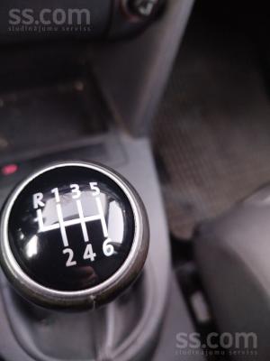 Melns Volkswagen Touran 2006 Rīga, ar dzinēja tilpumu 1.90 L un nobraukumu 306 tūkst. km par 1200 €, foto 8 vietnē AUTOMOTO.COM.LV