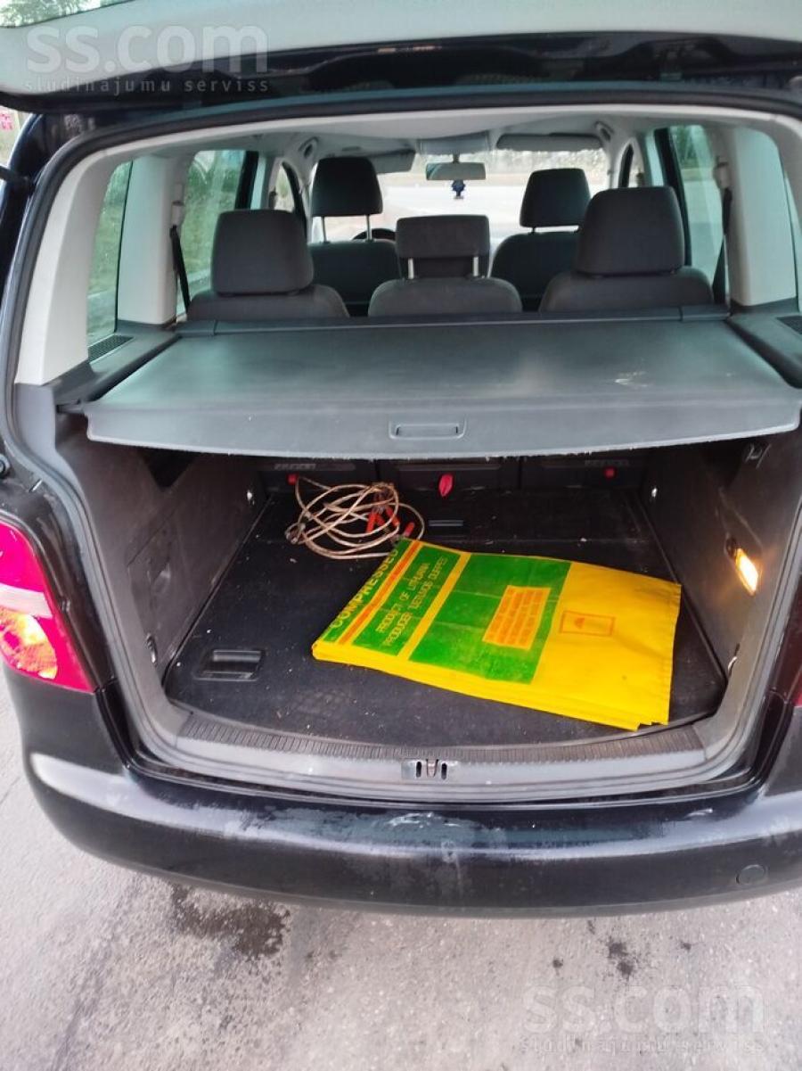 Melns Volkswagen Touran 2006 Rīga, ar dzinēja tilpumu 1.90 L un nobraukumu 306 tūkst. km par 1200 €, foto 11 vietnē AUTOMOTO.COM.LV