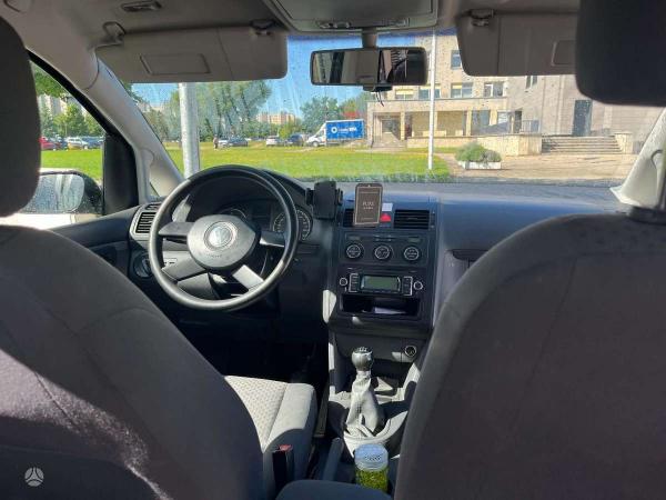 Melns Volkswagen Touran 2006 Šauļi, ar dzinēja tilpumu 1.90 L un nobraukumu 306 tūkst. km par 1650 €, foto 1 vietnē AUTOMOTO.COM.LV