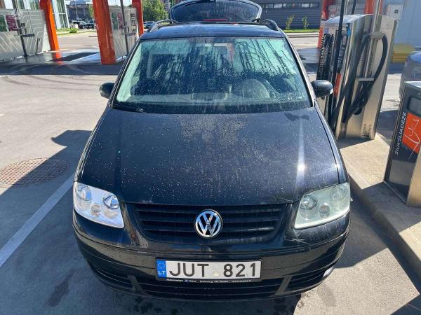 Melns Volkswagen Touran 2006 Šauļi, ar dzinēja tilpumu 1.90 L un nobraukumu 306 tūkst. km par 1650 €, foto 2 vietnē AUTOMOTO.COM.LV