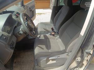Black Volkswagen Touran 2006 in Kaunas, with an engine capacity of 1.90 L and mileage of 305 thousand km for 600 €, photo 5 on AUTOMOTO.COM.LV