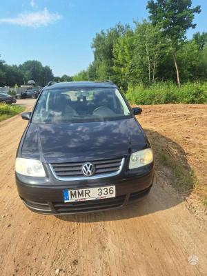 Melns Volkswagen Touran 2006 Kauņa, ar dzinēja tilpumu 1.90 L un nobraukumu 304 tūkst. km par 1300 €, foto 4 vietnē AUTOMOTO.COM.LV
