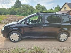 Melns Volkswagen Touran 2006 Kauņa, ar dzinēja tilpumu 1.90 L un nobraukumu 304 tūkst. km par 1300 €, foto 6 vietnē AUTOMOTO.COM.LV