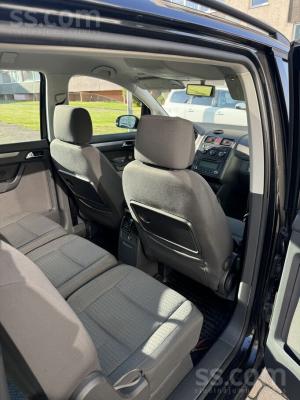 Melns Volkswagen Touran 2006 Rīga, ar dzinēja tilpumu 2.00 L un nobraukumu 269 tūkst. km par 2300 €, foto 9 vietnē AUTOMOTO.COM.LV