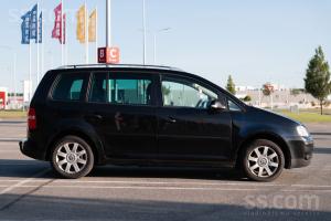 Melns Volkswagen Touran 2006 Rīga, ar dzinēja tilpumu 2.00 L un nobraukumu 439 tūkst. km par 1890 €, foto 7 vietnē AUTOMOTO.COM.LV