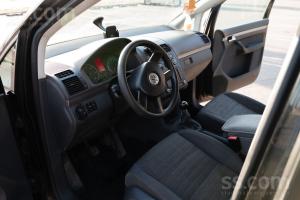 Melns Volkswagen Touran 2006 Rīga, ar dzinēja tilpumu 2.00 L un nobraukumu 439 tūkst. km par 1890 €, foto 12 vietnē AUTOMOTO.COM.LV