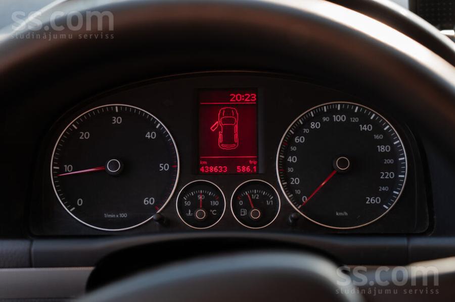 Melns Volkswagen Touran 2006 Rīga, ar dzinēja tilpumu 2.00 L un nobraukumu 439 tūkst. km par 1890 €, foto 13 vietnē AUTOMOTO.COM.LV