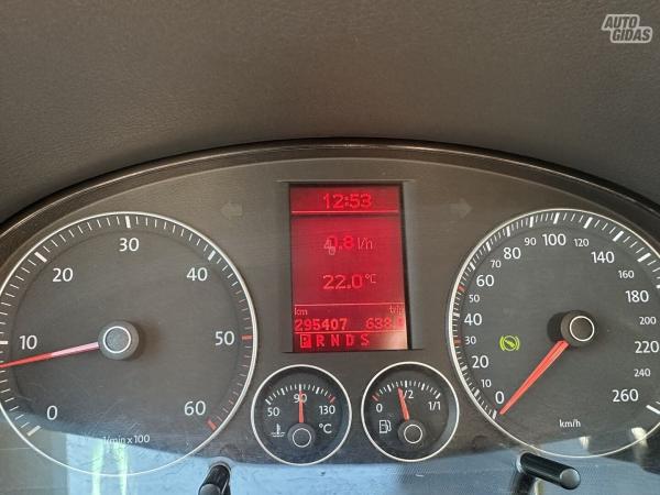 Black Volkswagen Touran 2006 in Kaunas, with an engine capacity of 2.00 L and mileage of 296 thousand km for 1550 €, photo 8 on AUTOMOTO.COM.LV