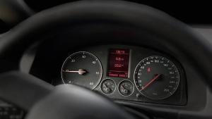 Black Volkswagen Touran 2006 in Jelgava, with an engine capacity of 2.00 L and mileage of 300 thousand km for 2290 €, photo 13 on AUTOMOTO.COM.LV