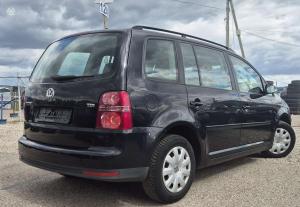 Melns Volkswagen Touran 2006 Kauņa, ar dzinēja tilpumu 1.90 L un nobraukumu 160 tūkst. km par 3250 €, foto 4 vietnē AUTOMOTO.COM.LV