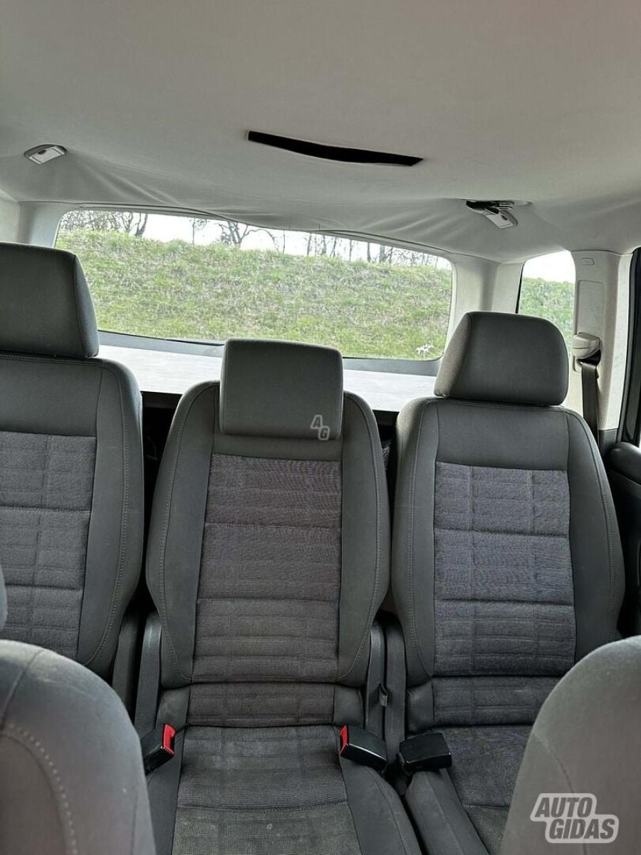 Melns Volkswagen Touran 2006 Viļņa, ar dzinēja tilpumu 1.90 L un nobraukumu 265 tūkst. km par 1600 €, foto 9 vietnē AUTOMOTO.COM.LV