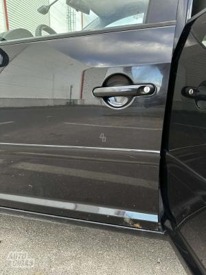 Melns Volkswagen Touran 2006 Viļņa, ar dzinēja tilpumu 1.90 L un nobraukumu 265 tūkst. km par 1600 €, foto 12 vietnē AUTOMOTO.COM.LV