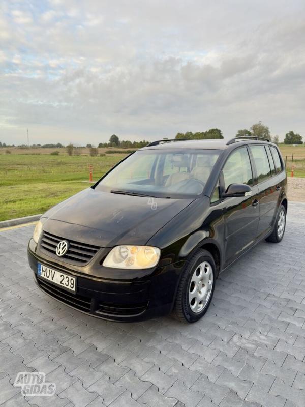 Melns Volkswagen Touran 2006 Klaipėda, ar dzinēja tilpumu 2.00 L un nobraukumu 368 tūkst. km par 1300 €, foto 7 vietnē AUTOMOTO.COM.LV