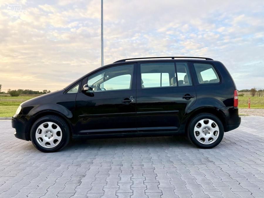 Черный Фольксваген Туран 2006 в Клайпеда, объемом двигателя 2.00 л и пробегом 368 тыс. км за 1300 €, фото 17 на AUTOMOTO.COM.LV