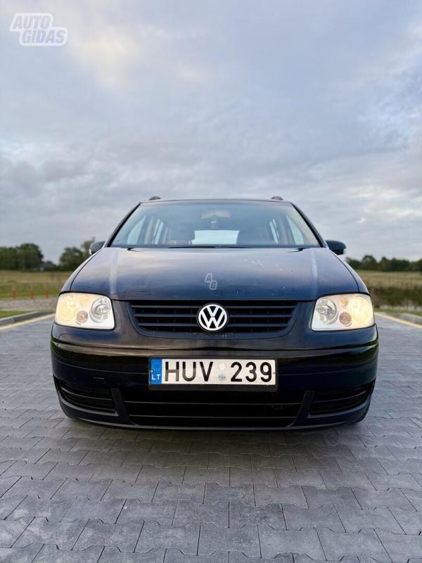 Black Volkswagen Touran 2006 in Klaipeda, with an engine capacity of 2.00 L and mileage of 368 thousand km for 1300 €, photo 9 on AUTOMOTO.COM.LV