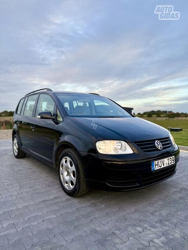 Black Volkswagen Touran 2006 in Klaipeda, with an engine capacity of 2.00 L and mileage of 368 thousand km for 1300 €, photo 10 on AUTOMOTO.COM.LV