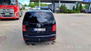 Black Volkswagen Touran 2007 in Cesis, with an engine capacity of 2.00 L and mileage of 366 thousand km for 1950 €, photo 6 on AUTOMOTO.COM.LV
