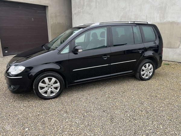 Melns Volkswagen Touran 2007 Kėdainiai, ar dzinēja tilpumu 0.00 L un nobraukumu 285 tūkst. km par 3999 €, foto 2 vietnē AUTOMOTO.COM.LV
