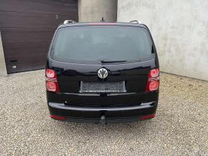 Black Volkswagen Touran 2007 in Kedainiai, with an engine capacity of 0.00 L and mileage of 285 thousand km for 3999 €, photo 5 on AUTOMOTO.COM.LV