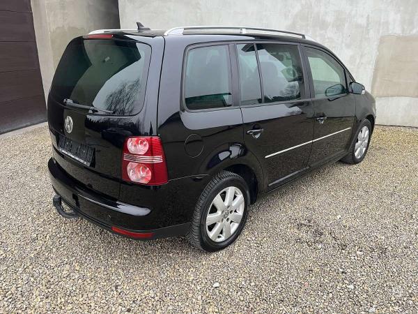 Melns Volkswagen Touran 2007 Kėdainiai, ar dzinēja tilpumu 0.00 L un nobraukumu 285 tūkst. km par 3999 €, foto 6 vietnē AUTOMOTO.COM.LV