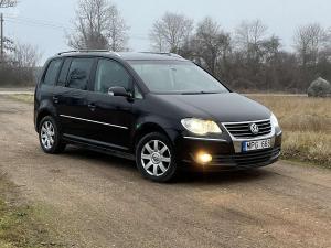 Melns Volkswagen Touran 2007 Viļņa, ar dzinēja tilpumu 1.40 L un nobraukumu 330 tūkst. km par 2250 €, foto 3 vietnē AUTOMOTO.COM.LV