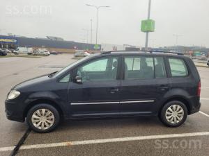 Melns Volkswagen Touran 2007 Rīga, ar dzinēja tilpumu 1.90 L un nobraukumu 349 tūkst. km par 1400 €, foto 7 vietnē AUTOMOTO.COM.LV