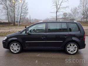 Black Volkswagen Touran 2007 in Ogre, with an engine capacity of 2.00 L and mileage of 367 thousand km for 1300 €, photo 2 on AUTOMOTO.COM.LV