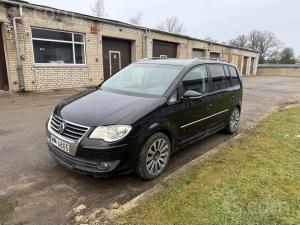 Black Volkswagen Touran 2007 in Cesis, with an engine capacity of 2.00 L and mileage of 345 thousand km for 1550 €, photo 2 on AUTOMOTO.COM.LV