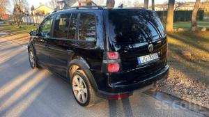 Black Volkswagen Touran 2007 in Riga, with an engine capacity of 2.00 L and mileage of 346 thousand km for 2500 €, photo 2 on AUTOMOTO.COM.LV