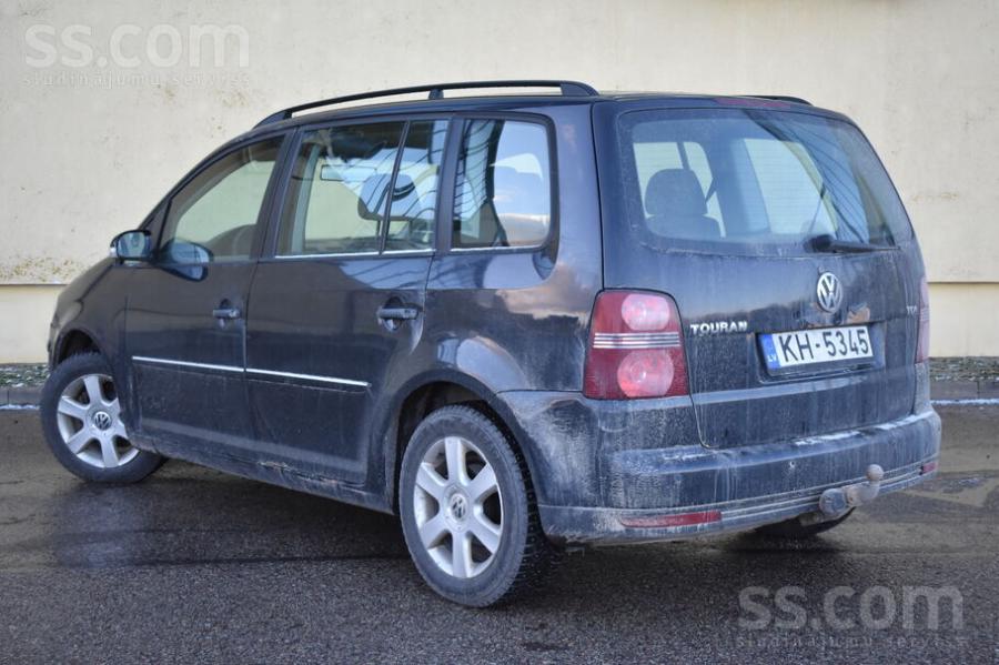 Melns Volkswagen Touran 2007 Talsi, ar dzinēja tilpumu 2.00 L un nobraukumu 413 tūkst. km par 1700 €, foto 2 vietnē AUTOMOTO.COM.LV